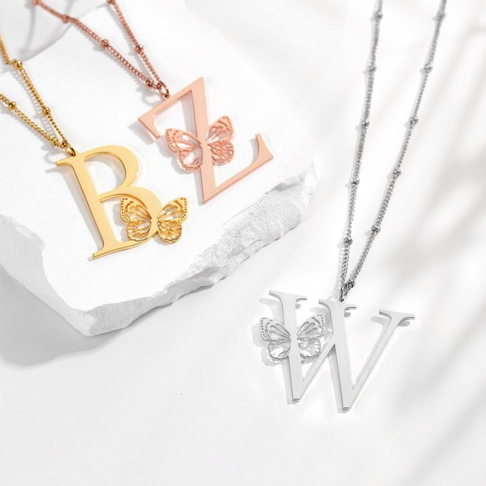 Personalisierte erste Anhänger Halskette mit Schmetterling, zierliche erste Halskette, Sommer ...